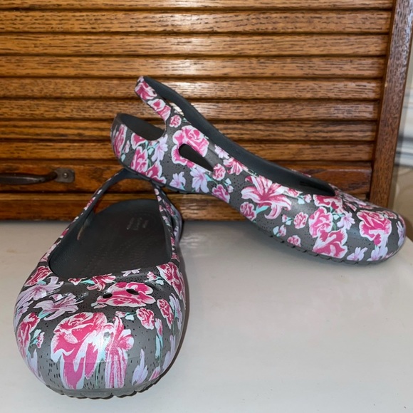 CROCS | Shoes | Crocs Womens Kadee Sling Back Floral Ballet Flat | Poshmark
